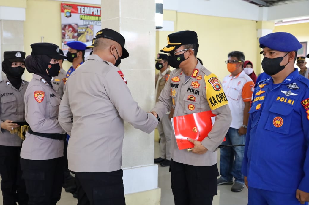 Kapolres Beltim Beserta Tim Gabungan Pencarian Helikopter Polri NBO-105 ...